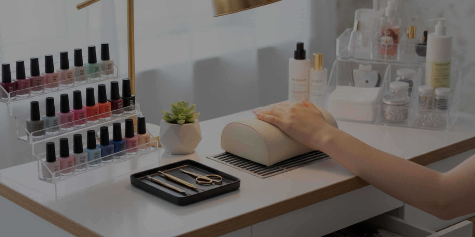 Tips for Manicure Table Organization: Create a Space That Works as Bea ...